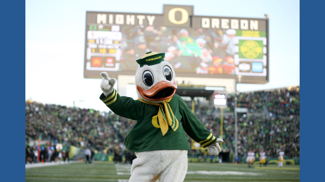 Oregon is back in the top five of the AP Top 25 poll, Miami leads pack ...