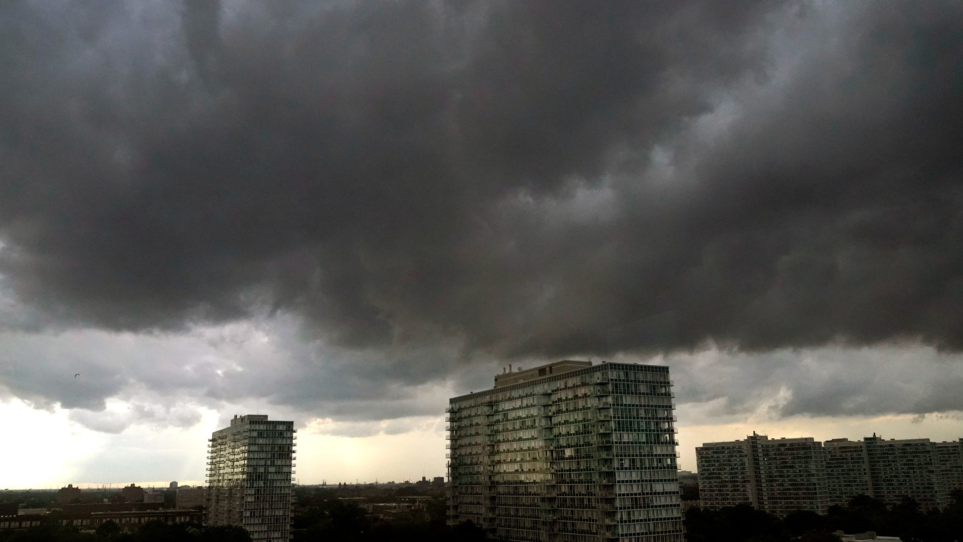 Tornado touches down near Chicago O'Hare airport | ktvb.com