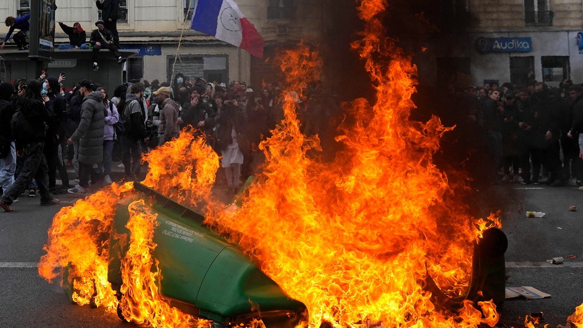 Paris trash strike ends, protests continue with lower numbers | ktvb.com
