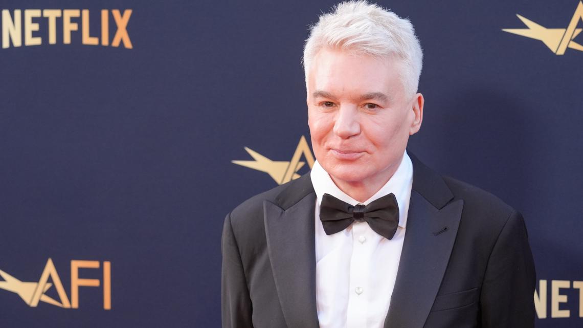 Mike Myers wears full 'Shrek' makeup to pay tribute to Eddie Murphy ...