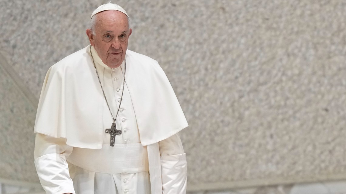 Pope Francis says trans Catholics can be baptized | ktvb.com