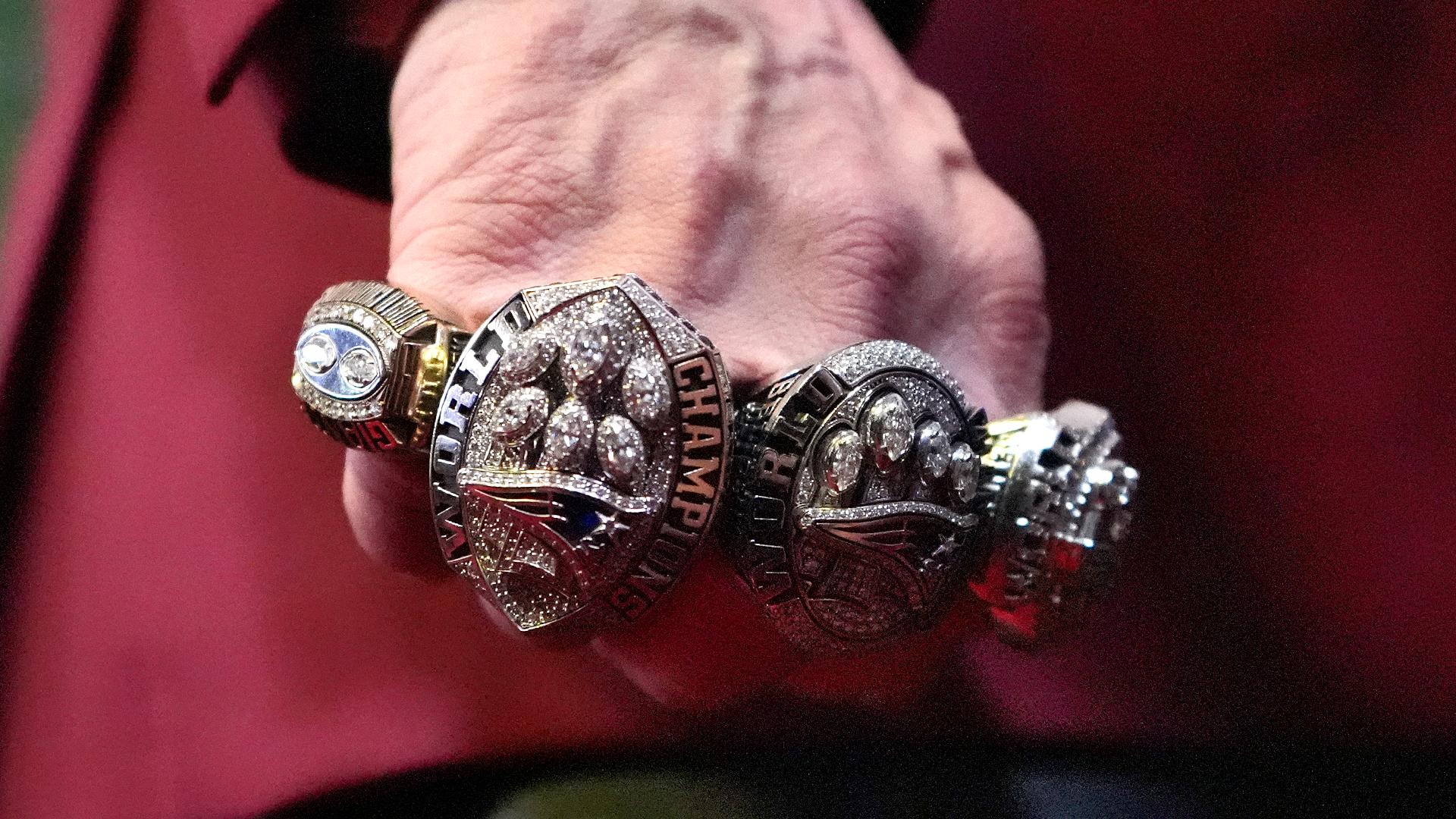 Bill Belichick shines at NFL Honors with Super Bowl rings, girlfriend ... Bill Belichick shines at NFL Honors with Super Bowl rings, girlfriend ...