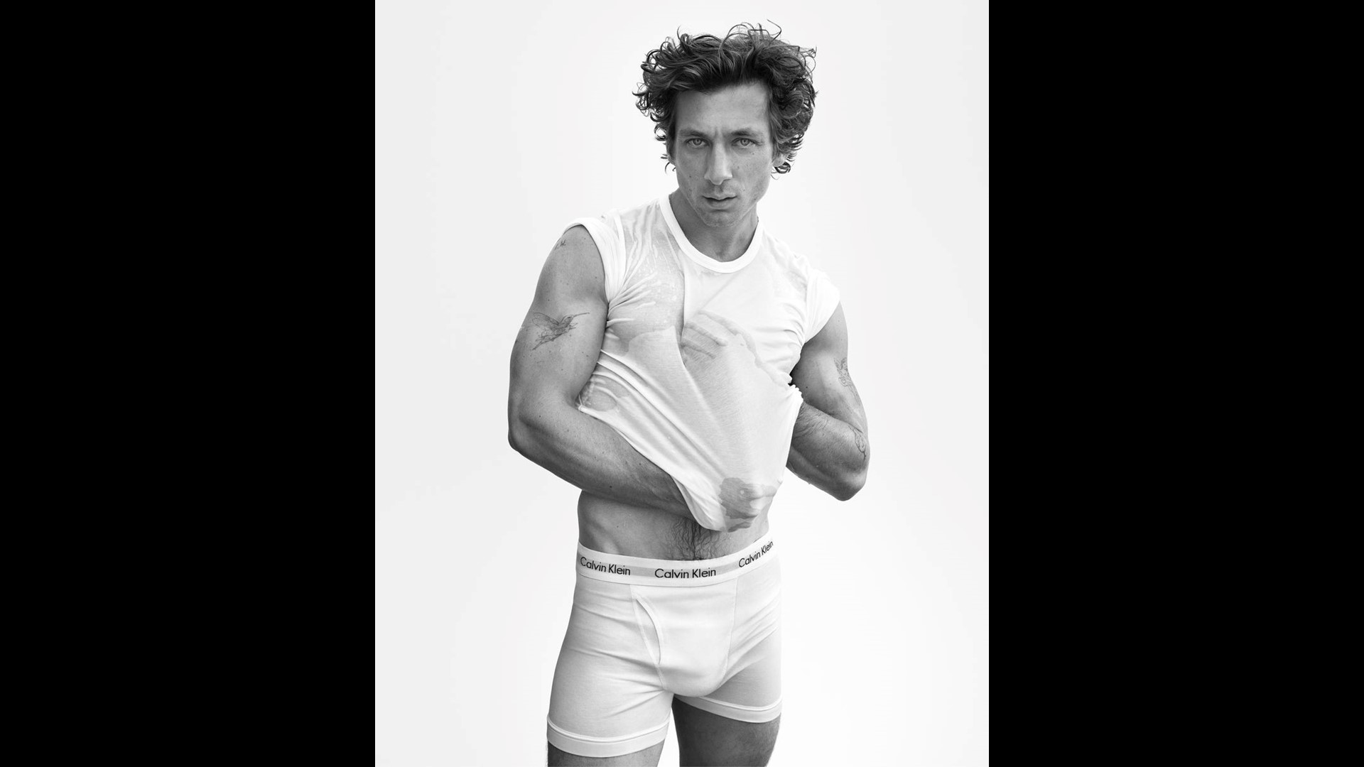 See Jeremy Allen White's Steamy New Underwear Campaign for Calvin Klein ...