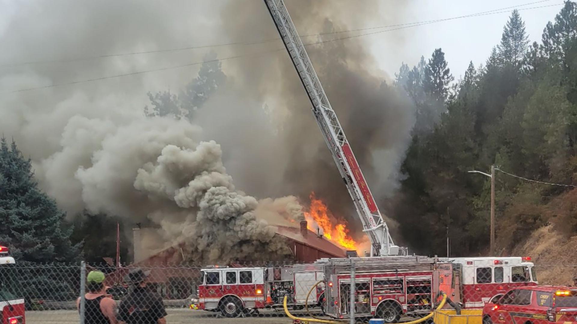 Big fire breaks out at Wolf Lodge Inn in Coeur d'Alene | ktvb.com