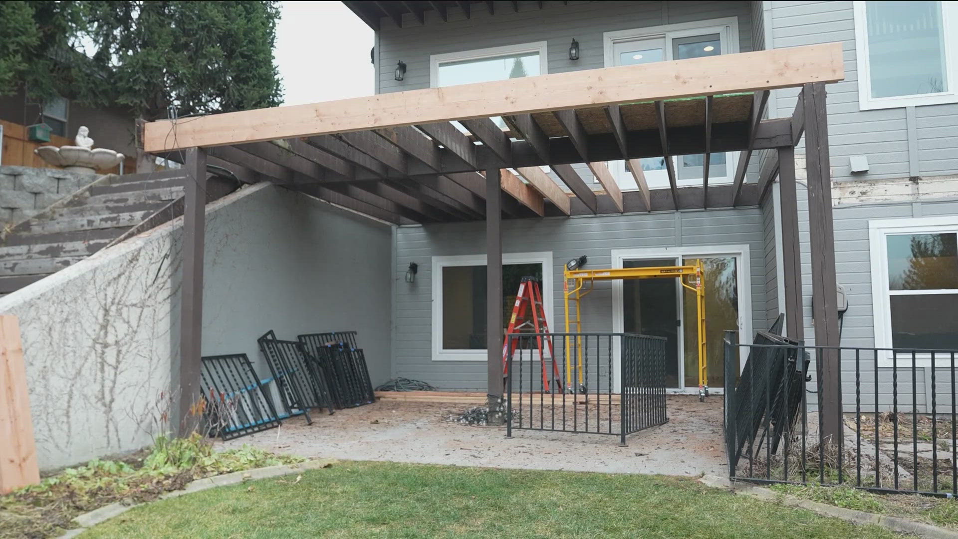 European Central Bank leaves rates unchanged with economy showing signs ...