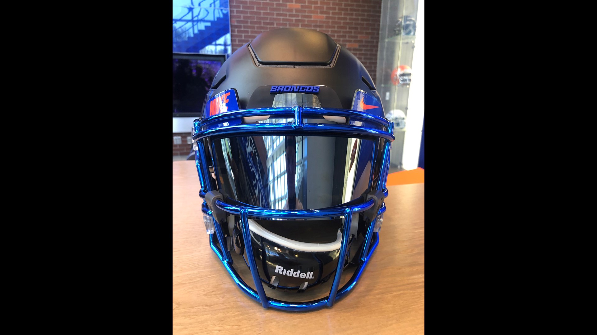 Boise State is back in black: The Broncos bring back their black ...