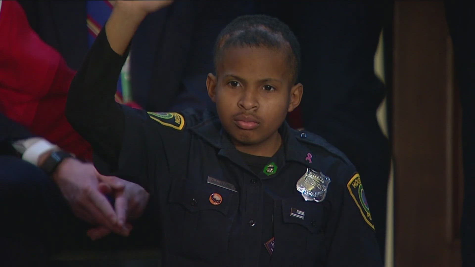 Trump names young cancer patient honorary Secret Service agent during ...