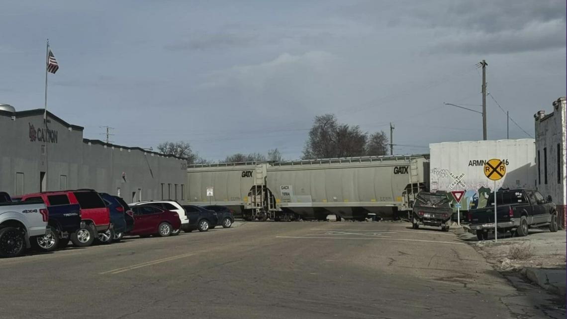 Train derailment blocks intersection in downtown Caldwell | ktvb.com
