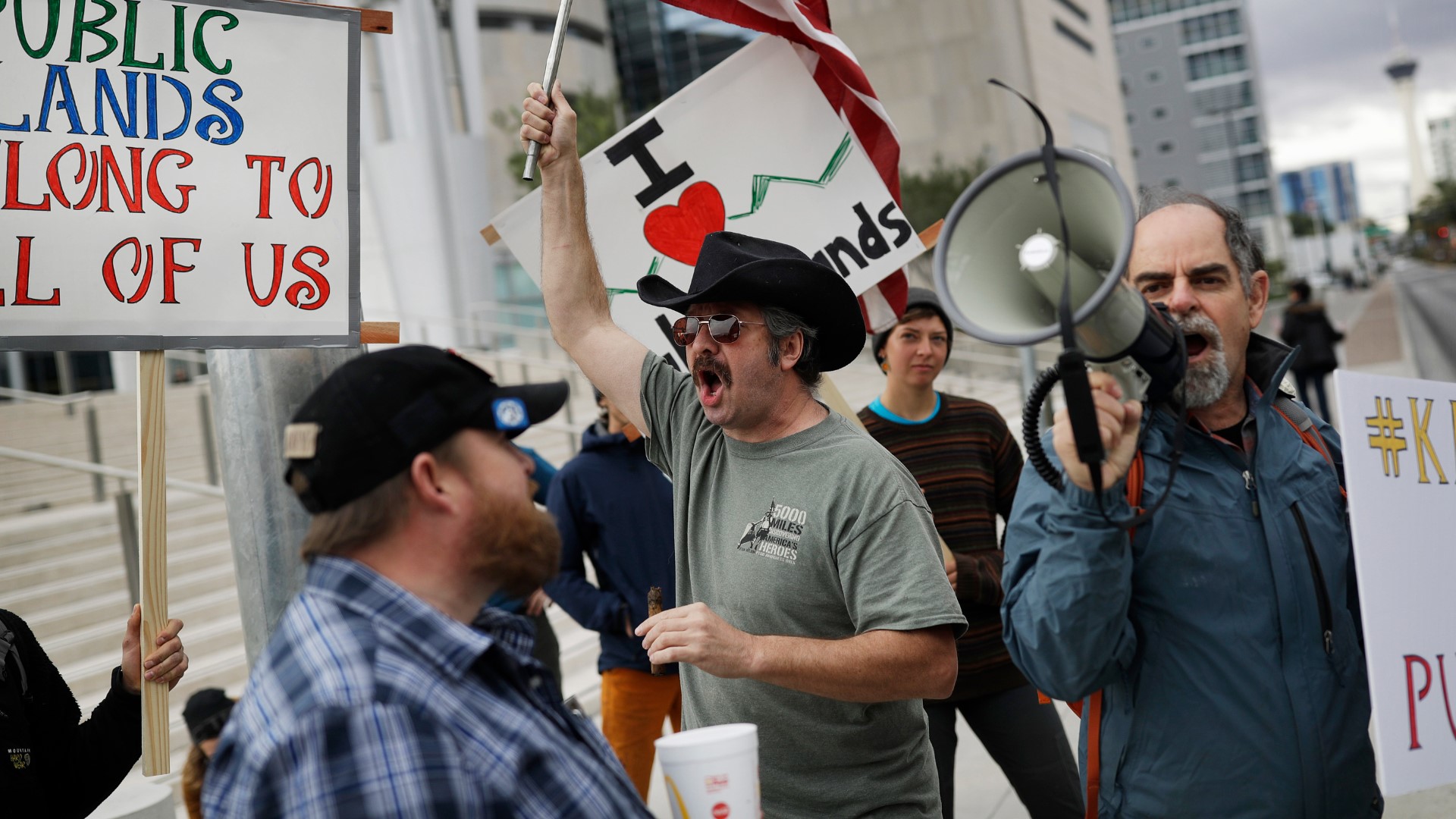 Idaho man jailed for role in Bundy ranch standoff suing US | ktvb.com