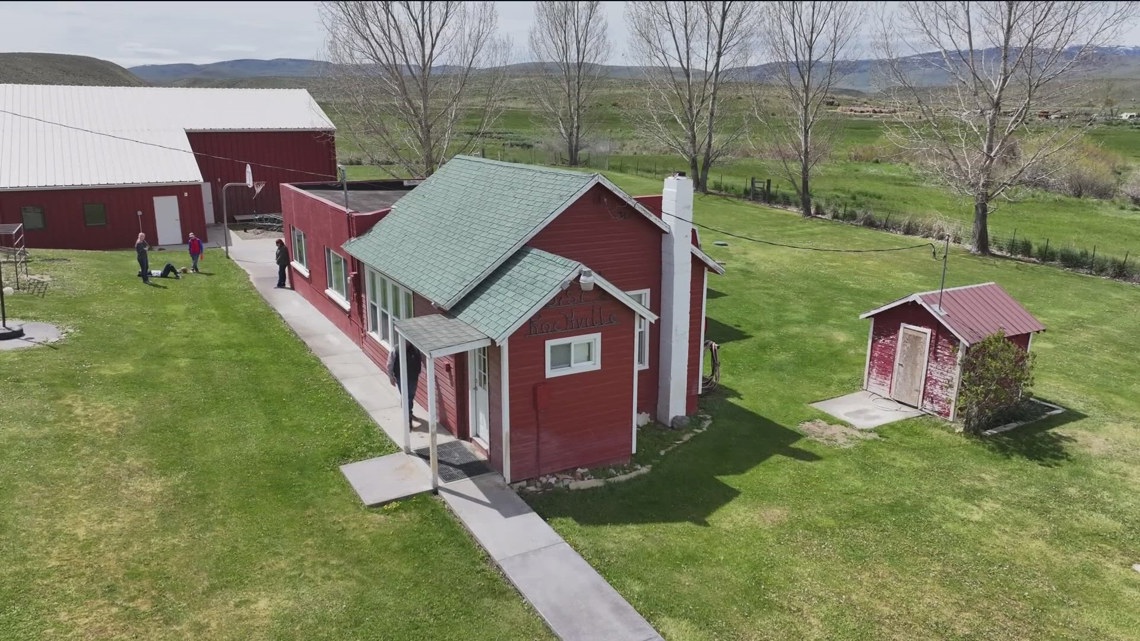 With only 3 kids in classes, one of Oregon's smallest schools faces an ...