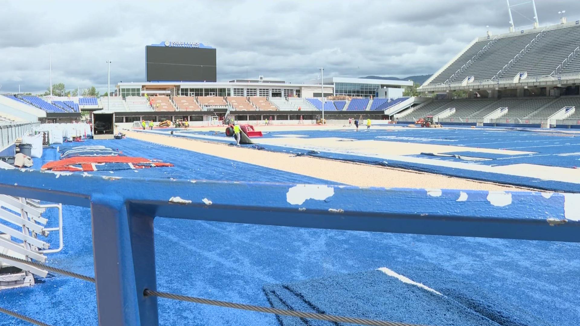 Boise State's iconic blue turf undergoes renovations | ktvb.com