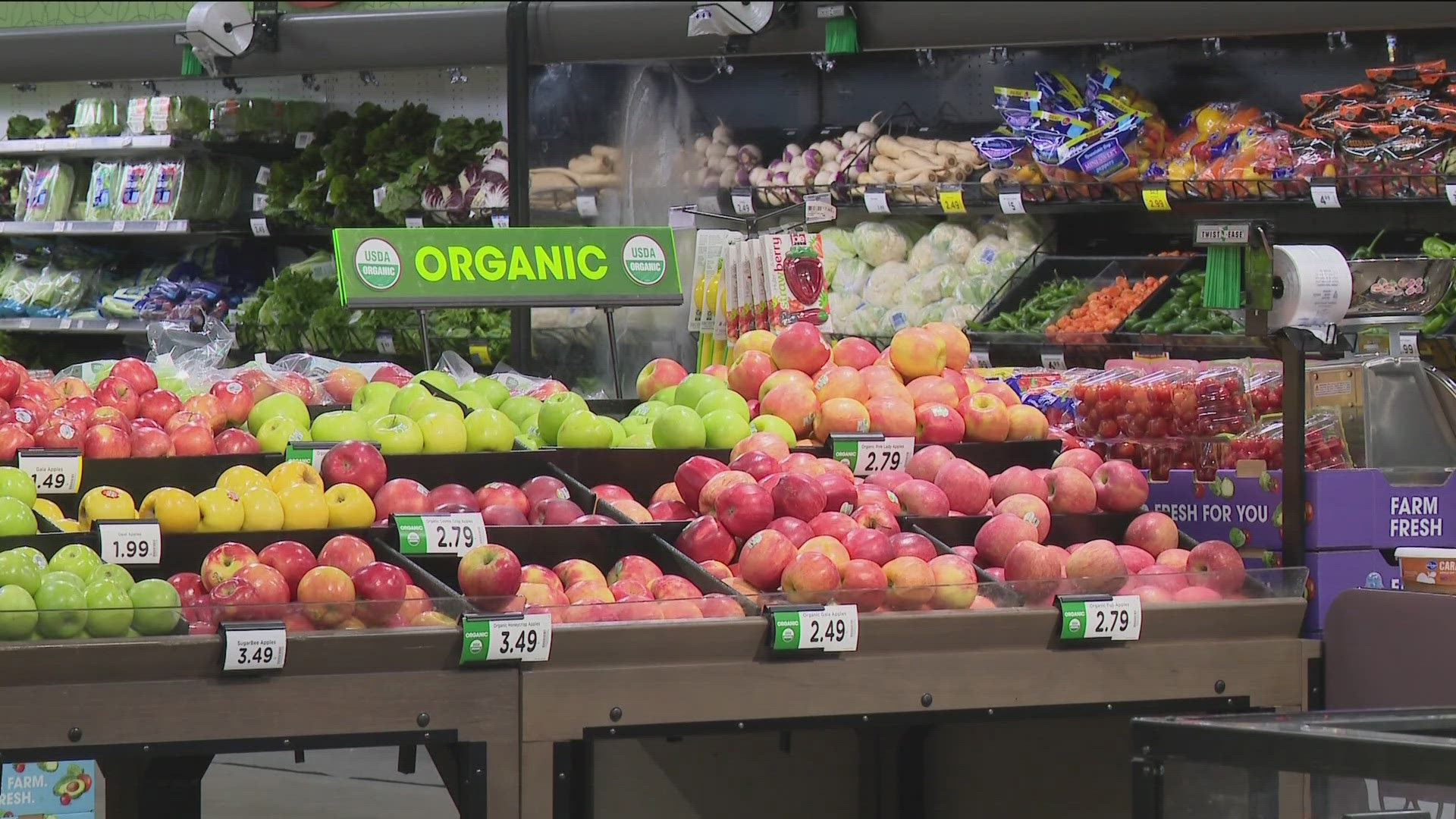 Fred Meyer presents $75K and thousands of pounds of food to the Idaho ...