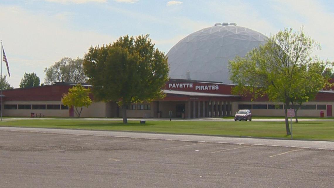 COVID outbreak at Payette High School forces students back home | ktvb.com