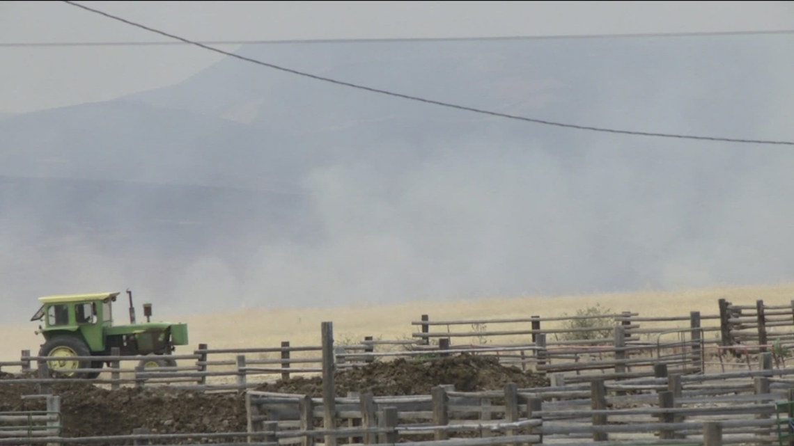 Community helping ranchers with hay after Cow Valley Fire | ktvb.com