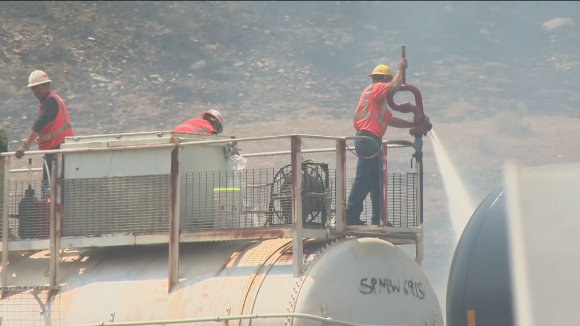 More evacuation zones added as Durkee Fire continues, authorizes say ...