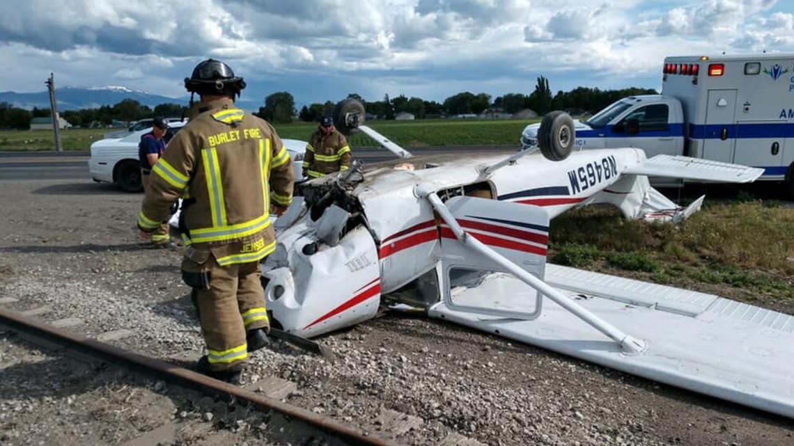 Plane crashes through a fence, flips over after landing at Burley ...