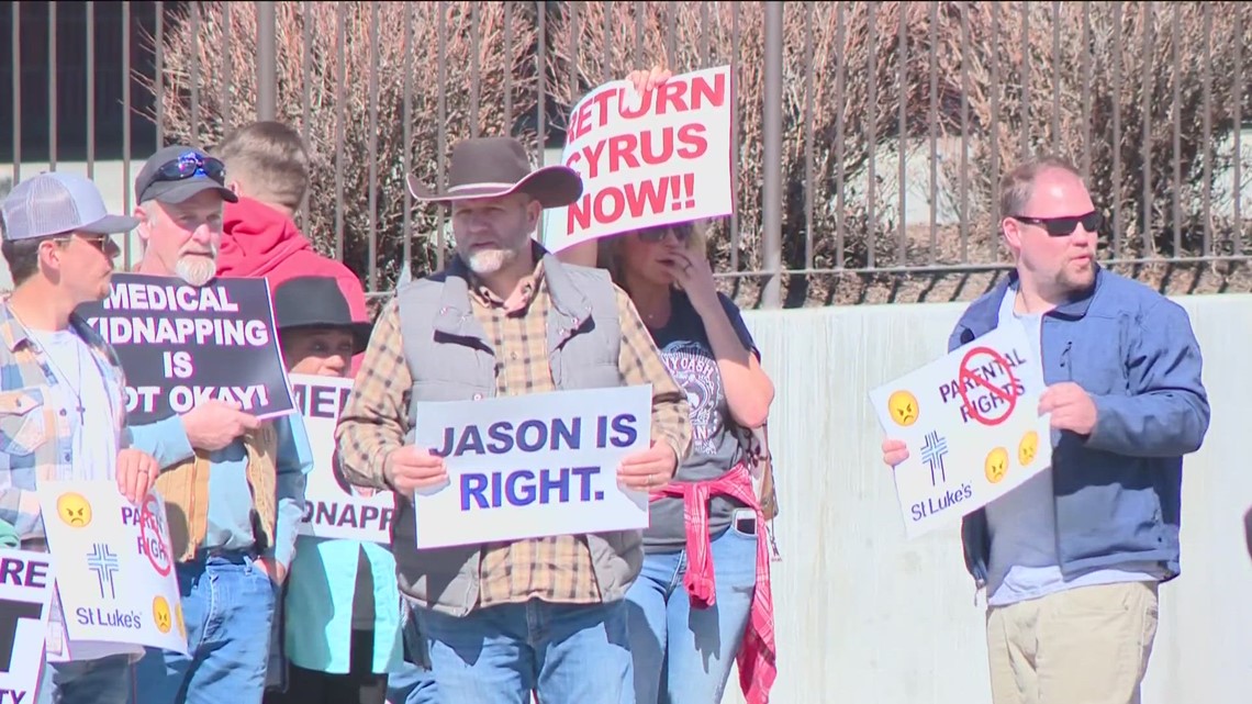 He has no counsel: Ammon Bundy files petition to move case to federal ...