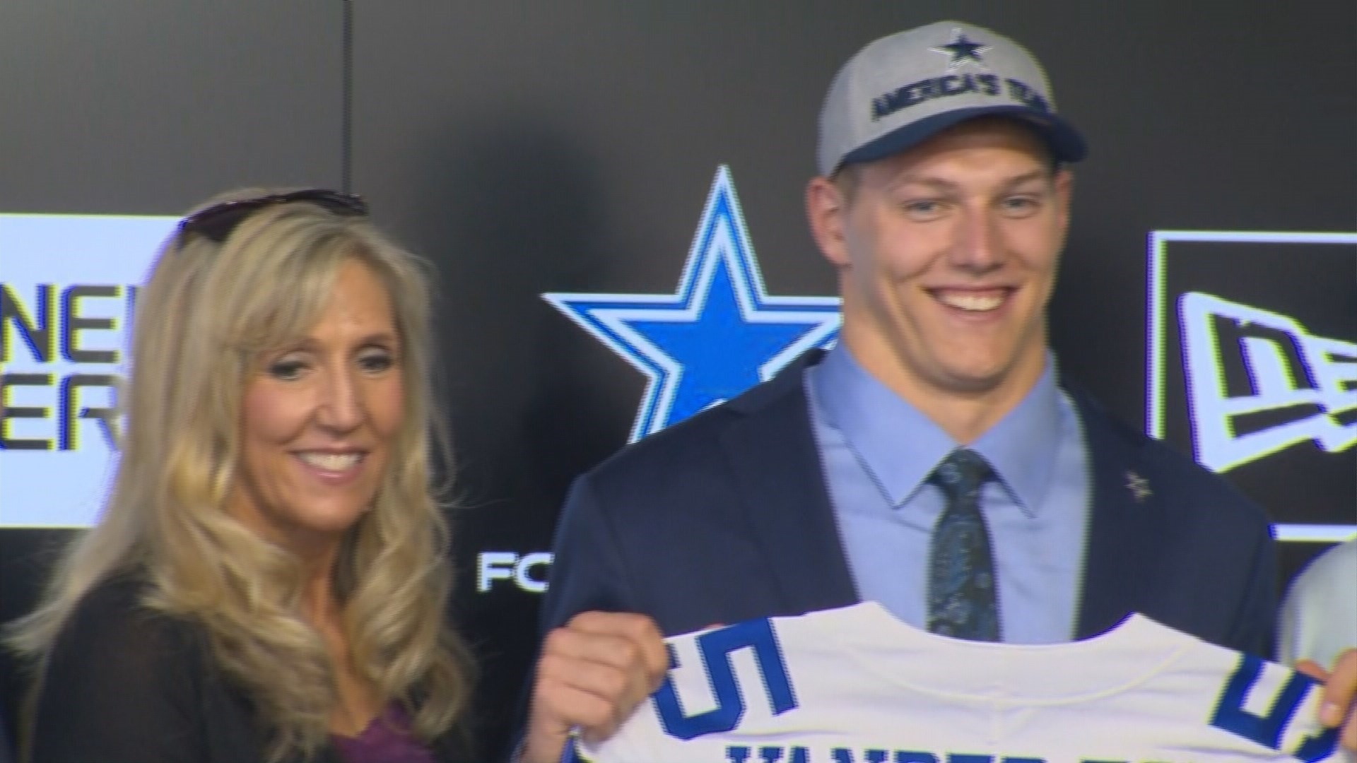 PHOTOS: Vander Esch introduced at Dallas Cowboys press conference ...