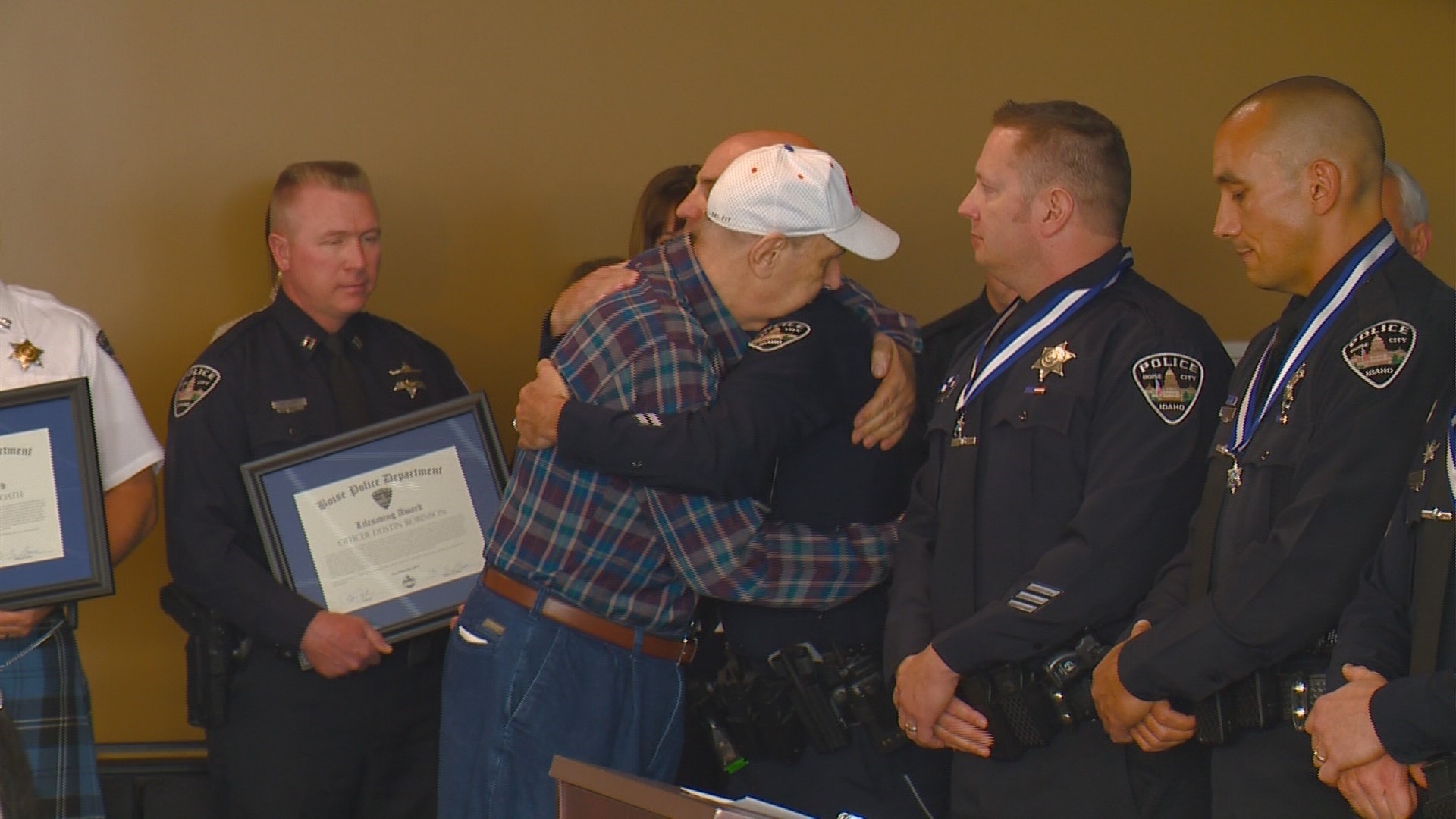 Body cam footage shows Boise police officers saving lives: 'I went dead ...