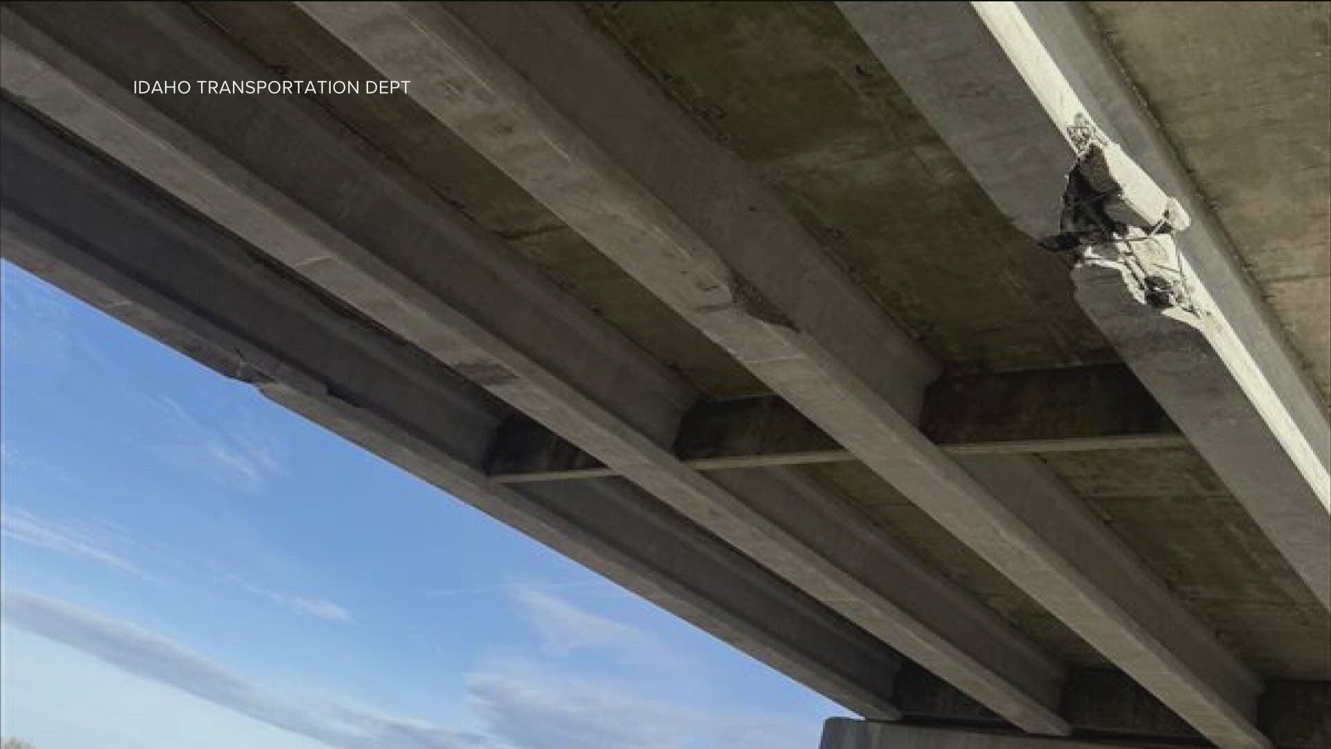 ITD: I-84 near Kimberly interchange down to 1 lane following truck ...