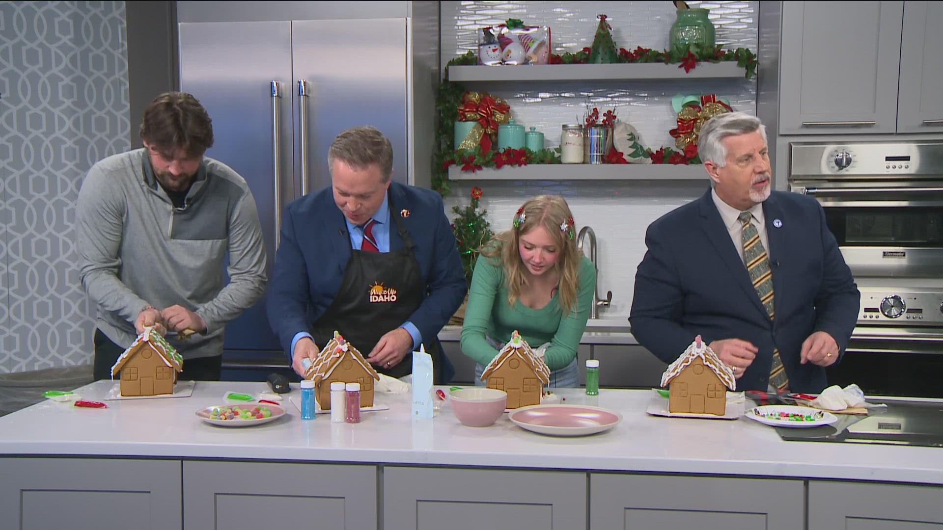Wake Up Idaho makes holiday gingerbread houses | ktvb.com