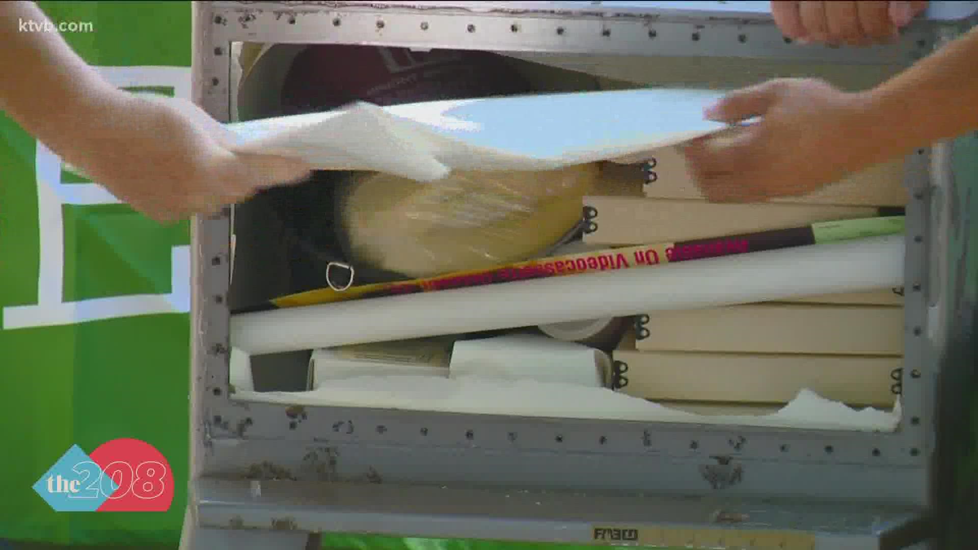 City of Eagle opens time capsule from 1990 | ktvb.com