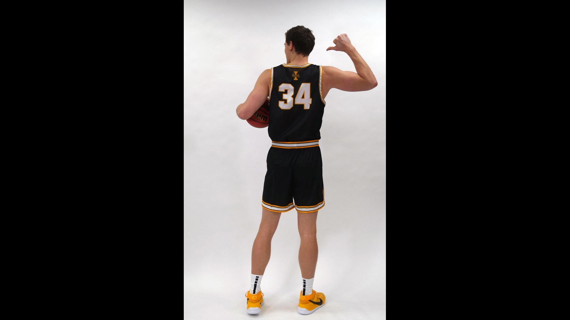 Idaho Vandals unveil new uniforms for football, basketball teams | ktvb.com