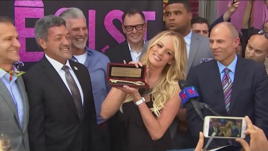 Porn actor Stormy Daniels describes first meeting with Trump in ...