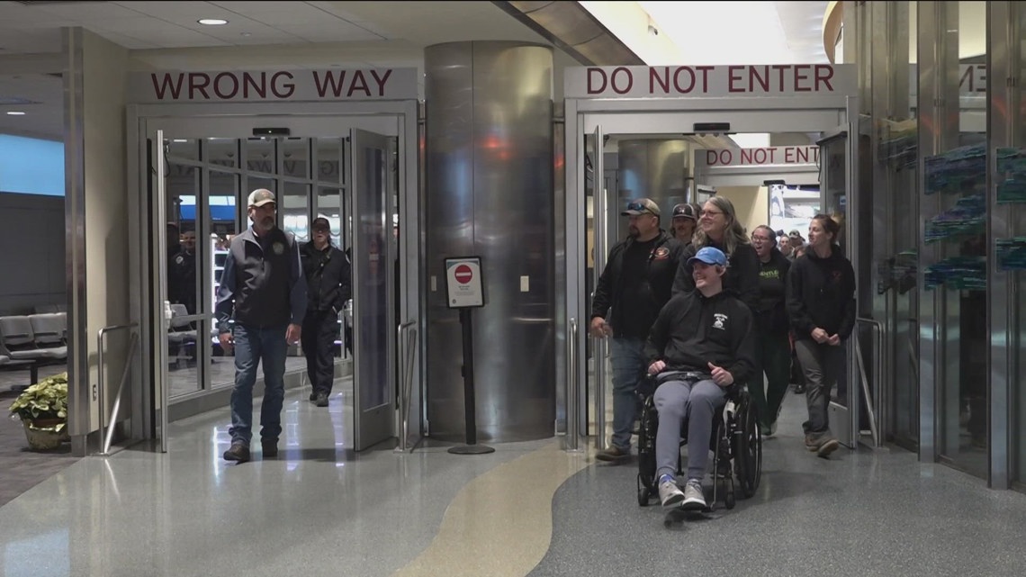 Wildland firefighter Justin Shaw returns home after 16 months of out-of ...
