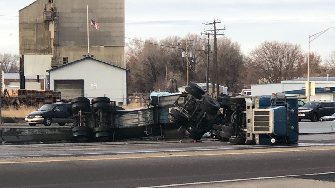 Crash blocks westbound I-84 in Nampa | ktvb.com