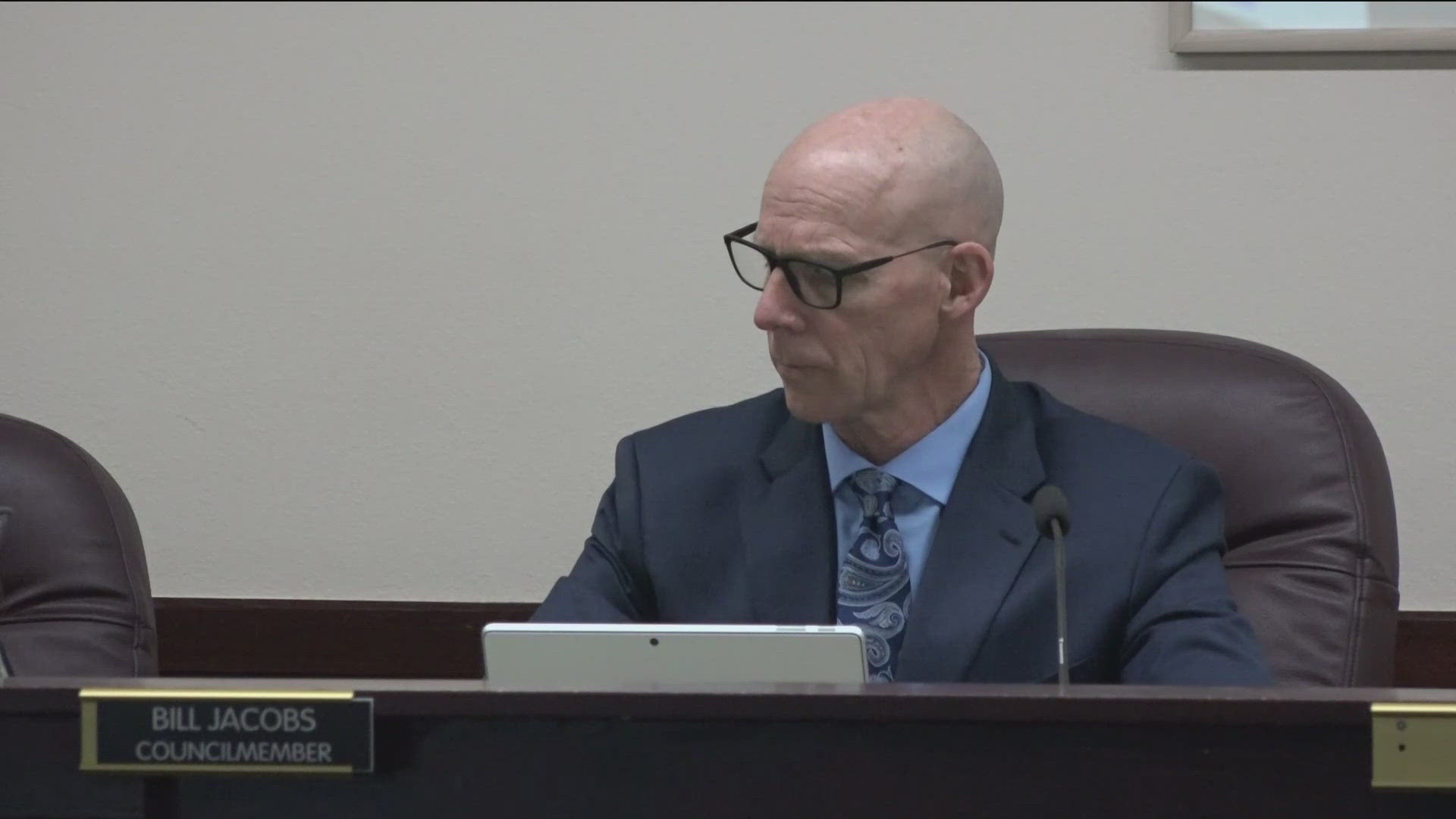 Mobile phones in Iran begin to be able to make international calls ...