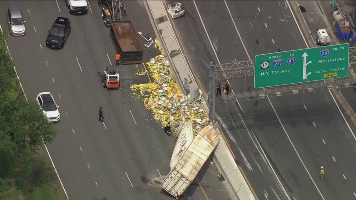 Lemons spill across New Jersey highway after tractor-trailer crash ...