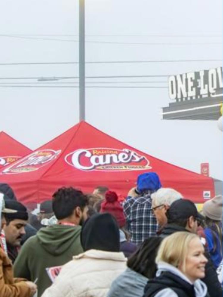 Hundreds line up for Idaho’s first Raising Cane’s in Meridian | ktvb.com