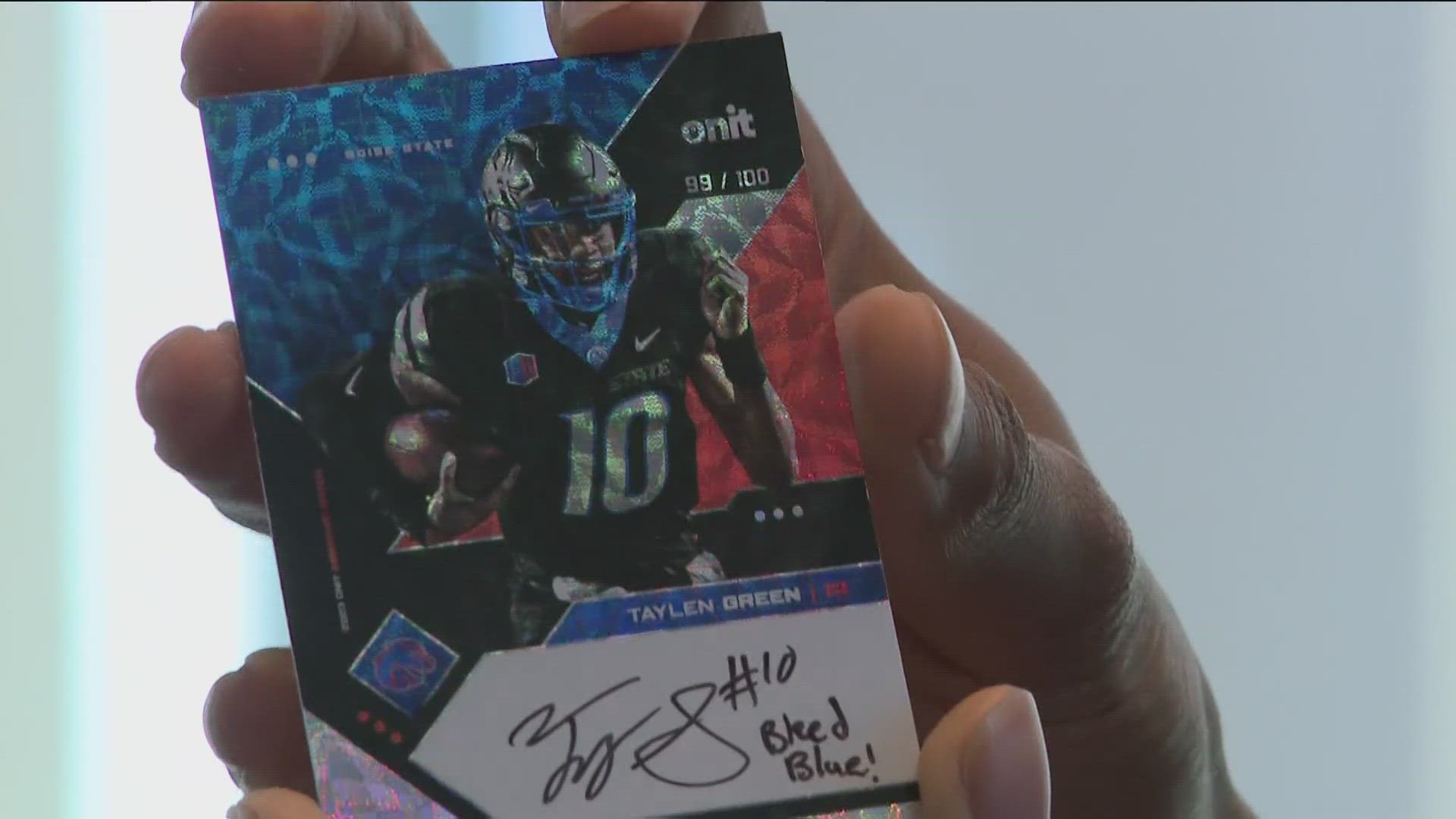Boise State players react to NIL signature football cards | ktvb.com