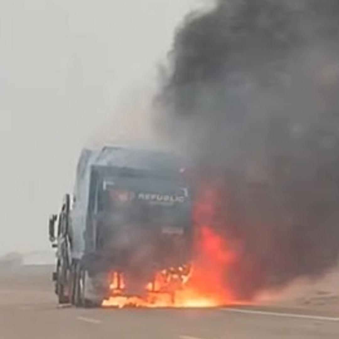 Caldwell Fire crews extinguish trash truck on fire | ktvb.com