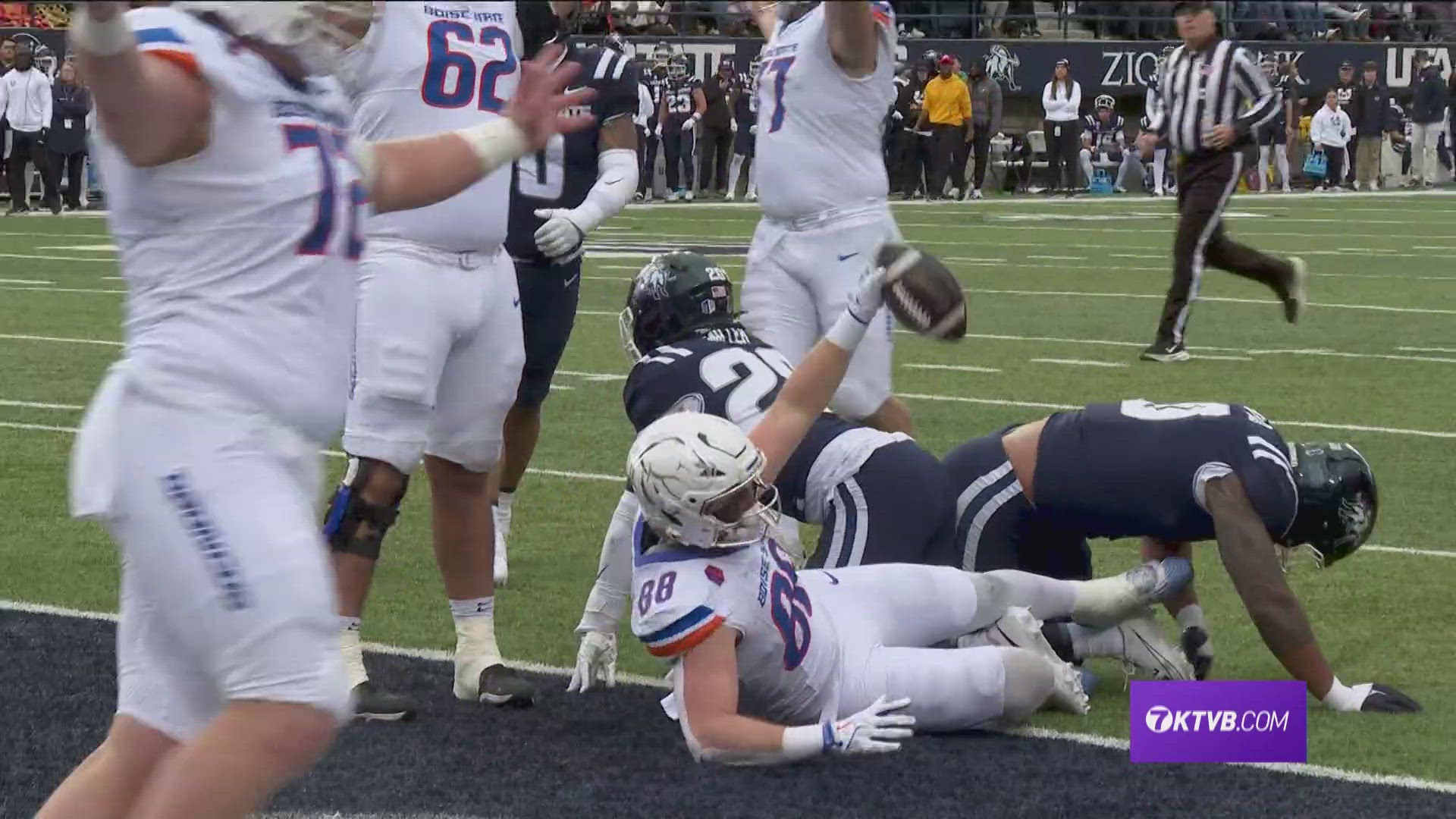 Boise State comes back to defeat Utah State 25-24, Riley scores game ...