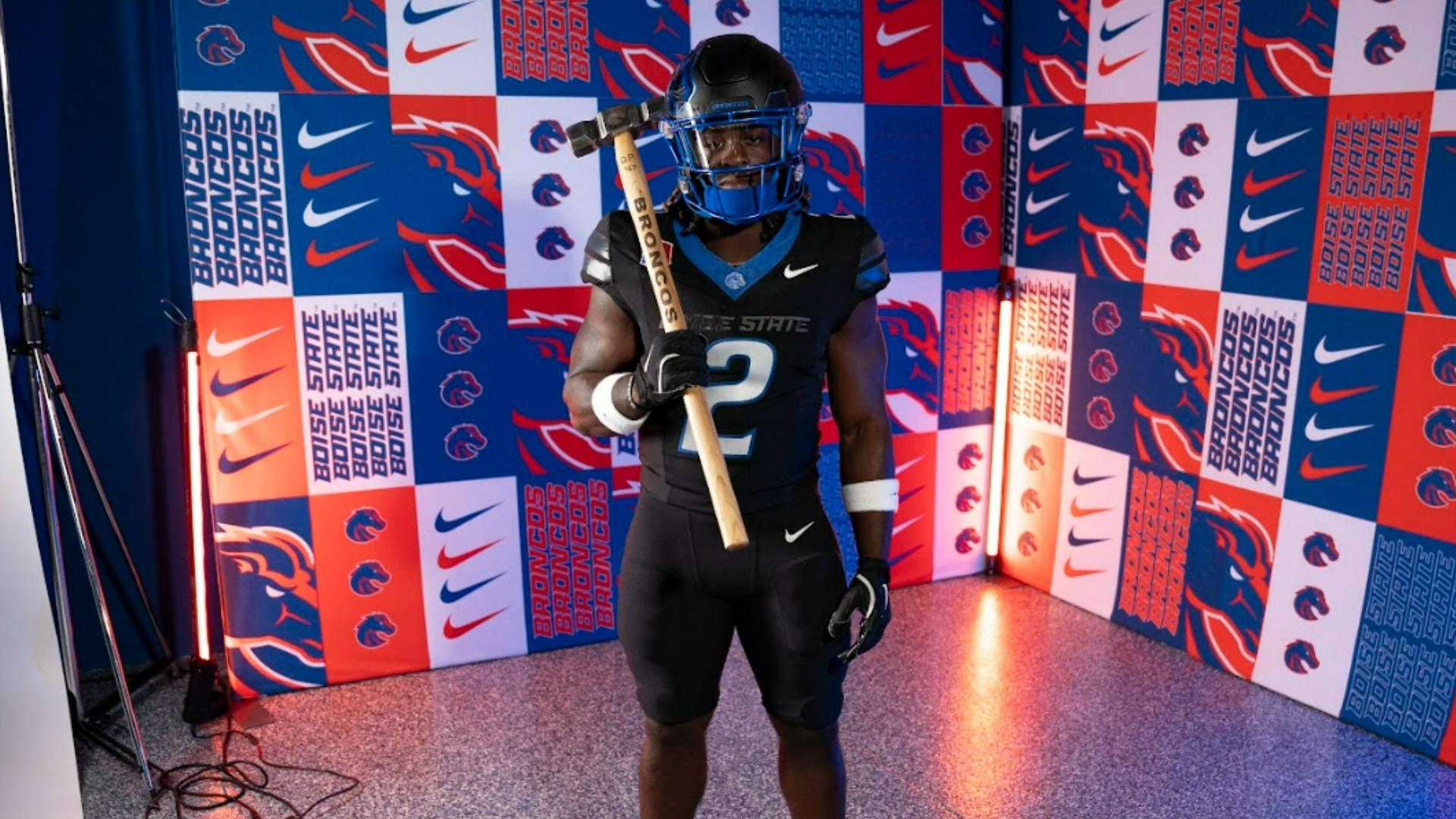 Boise State reveals new uniforms using EA Sports College Football ...