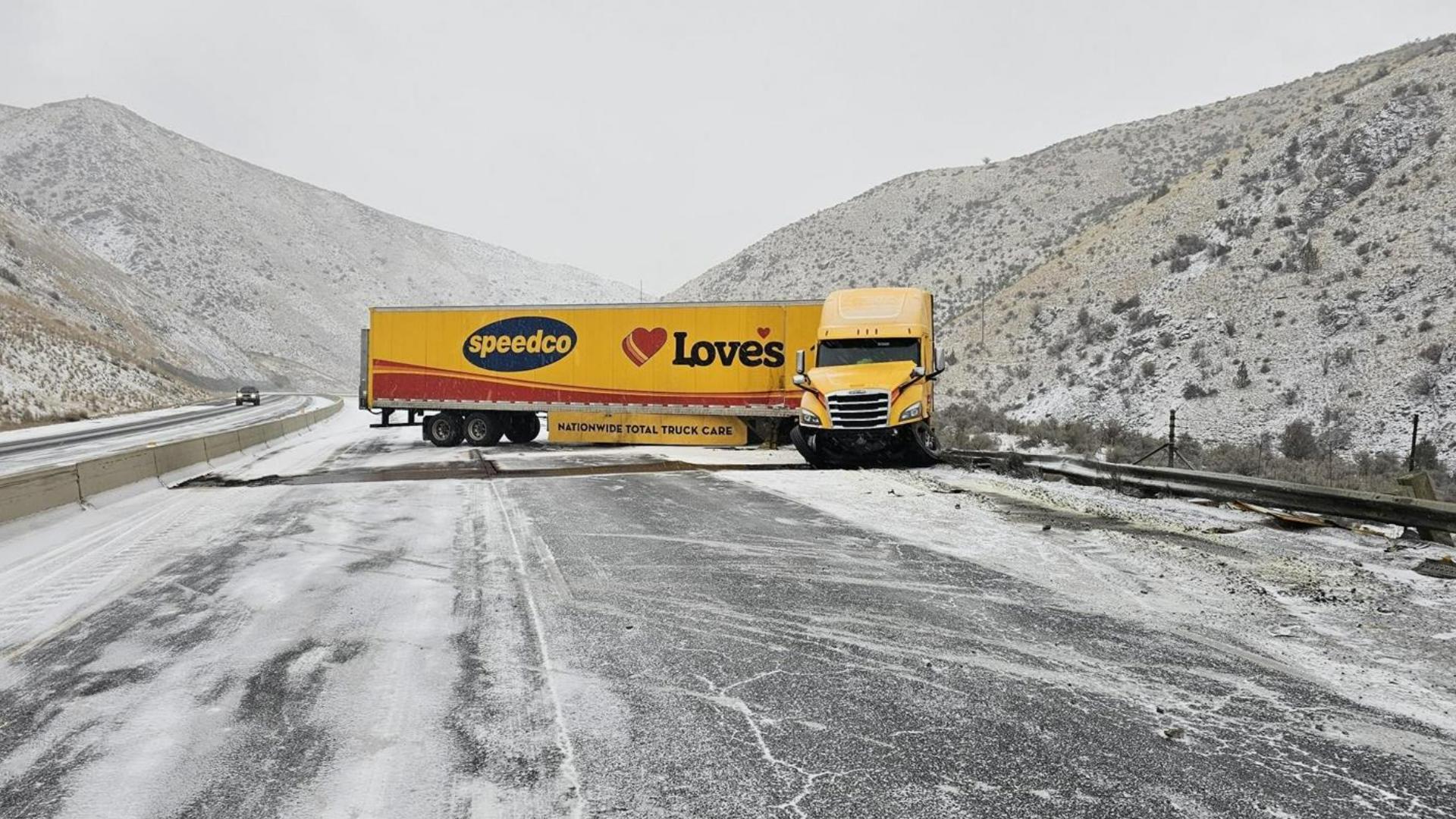 Semi-truck crash prompts eastbound I-84 closure in eastern Oregon ...