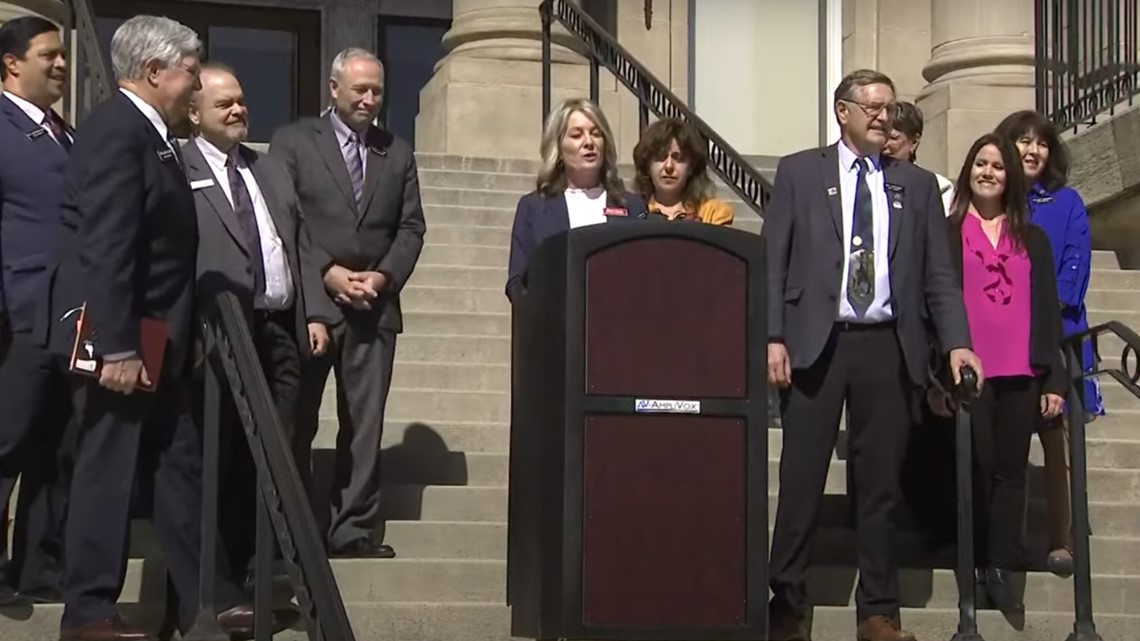 Meridian Road reopens after head-on crash in Kuna forces lane closure ...