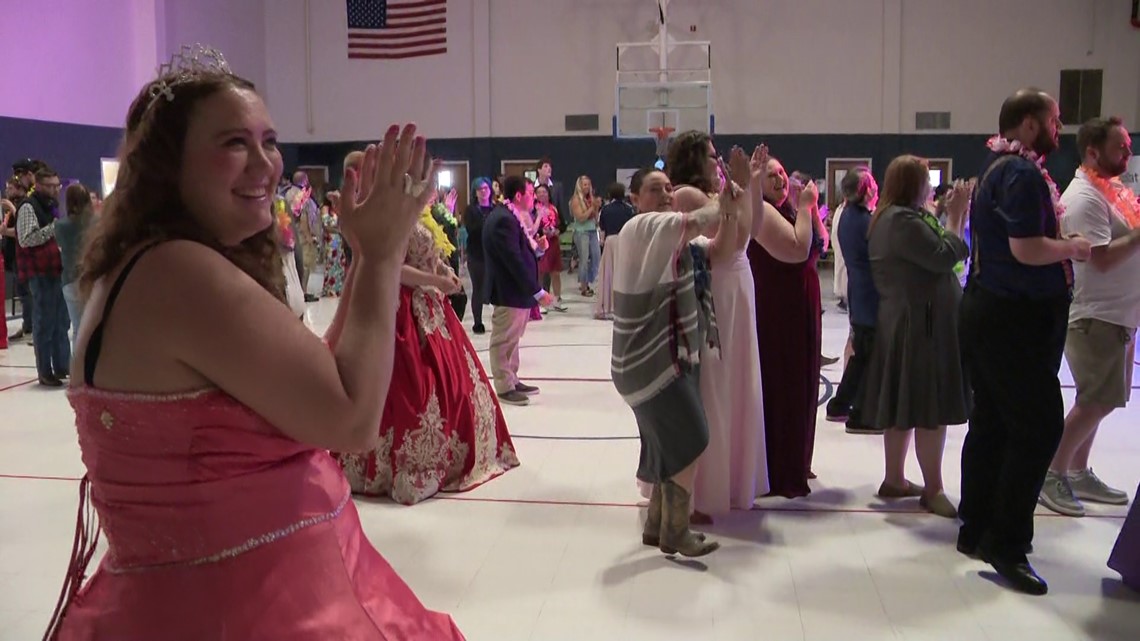 7's HERO: A prom for adults with developmental disabilities is a huge ...