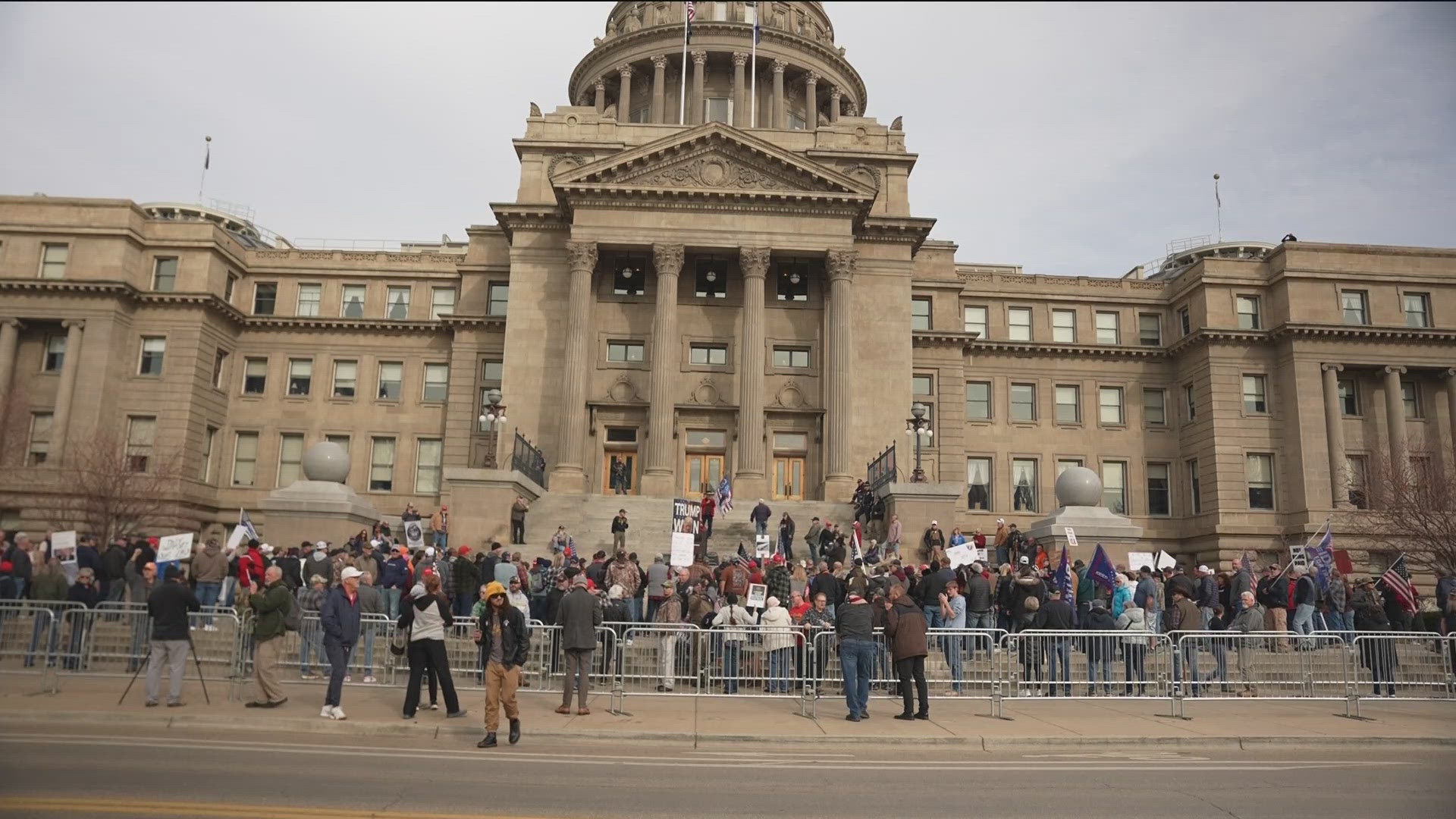 Both pro- and anti-ICE protests pop up in Treasure Valley | ktvb.com