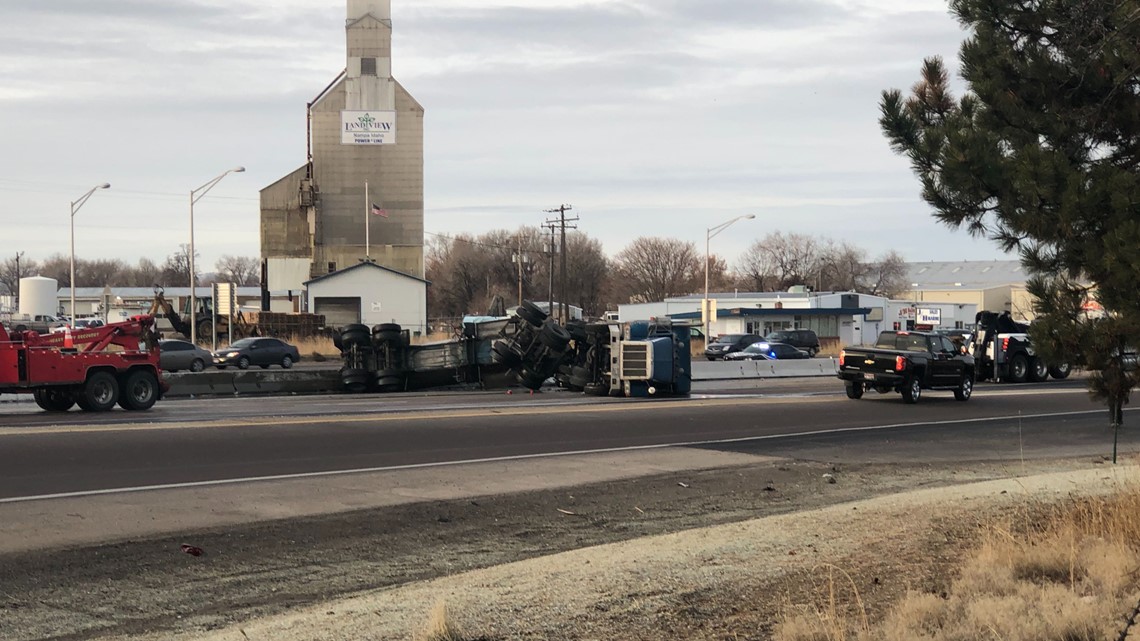 Crash blocks westbound I-84 in Nampa | ktvb.com