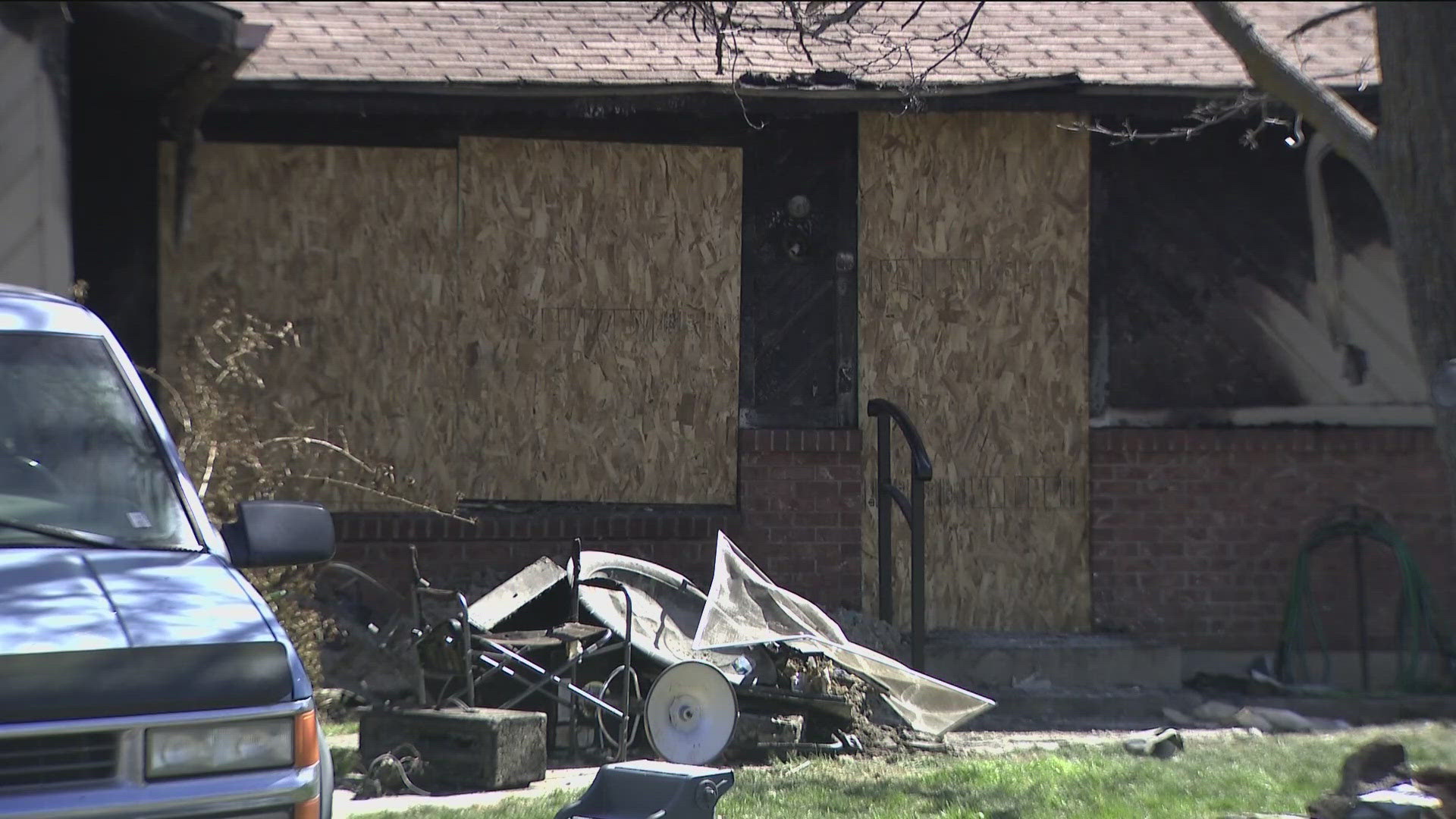Fire erupts in Boise home near Cole Road | ktvb.com