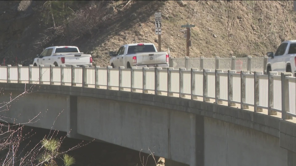 New traffic signal at Highway 55 and Banks Lowman Road goes live May 5 | ktvb.com