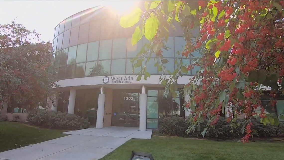 West Ada board reviews display policy changes | ktvb.com