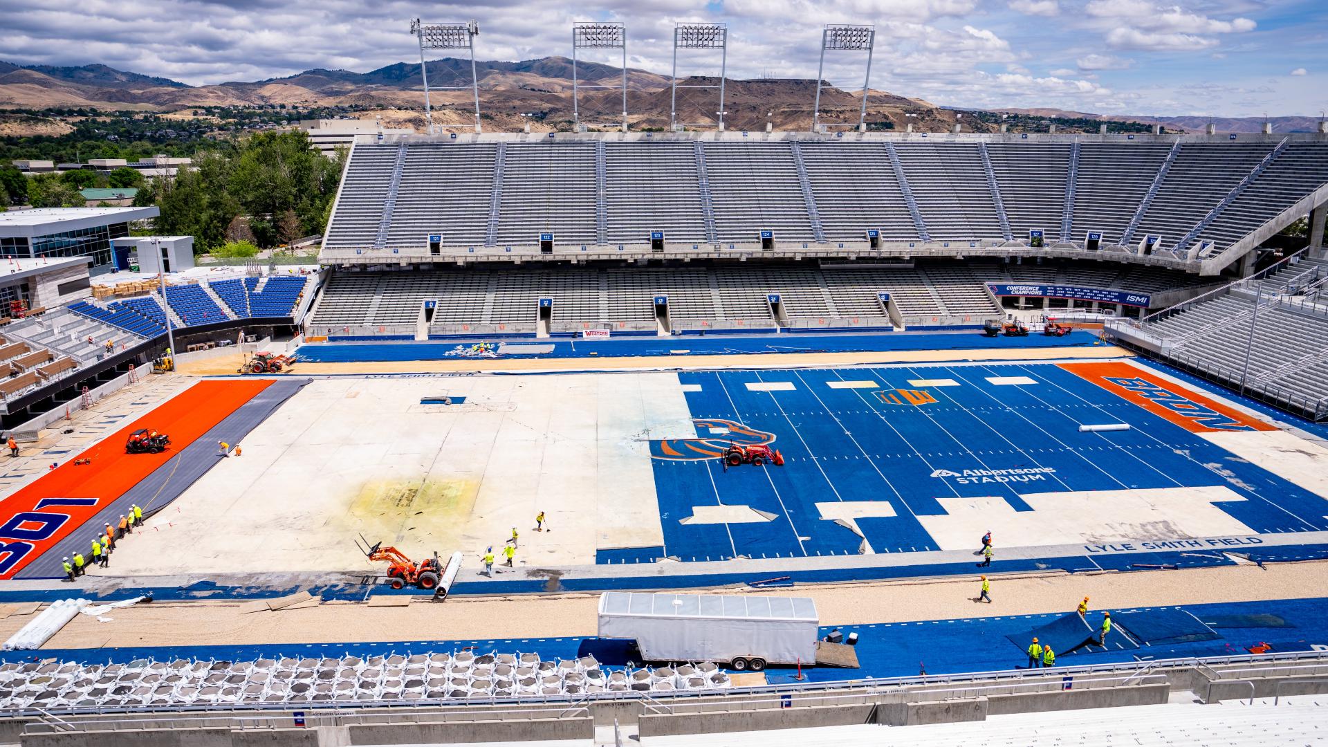 Boise State's iconic blue turf undergoes renovations | ktvb.com