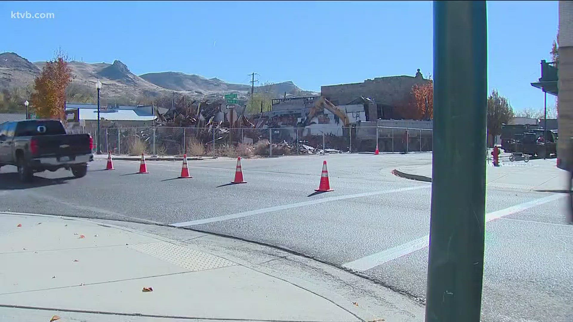 Crews cleanup demolished Vale building | ktvb.com