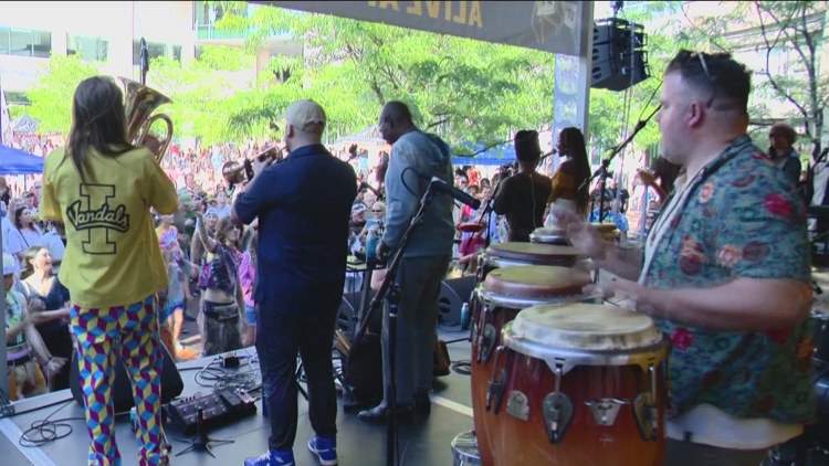KTVB Kitchen: Chef Lou shows how to grill his wife's BBQ chicken | ktvb.com