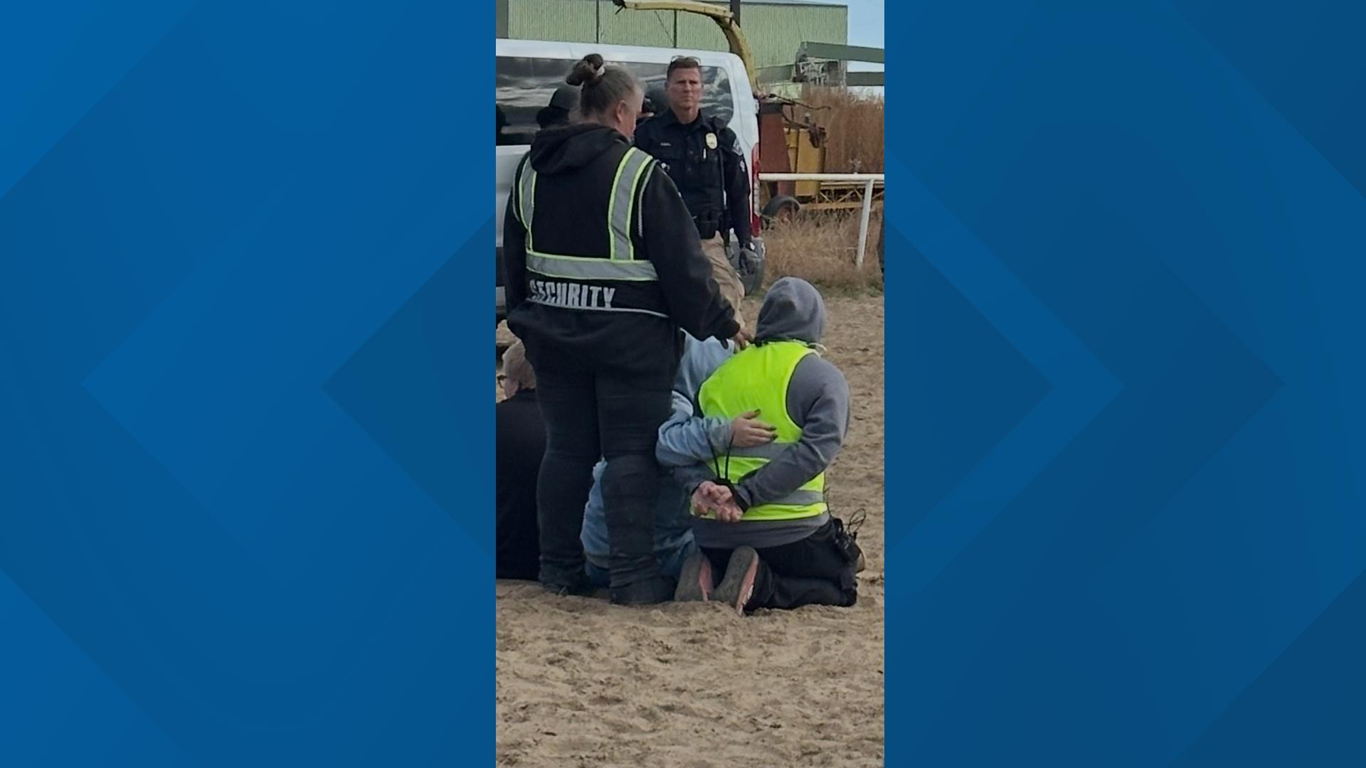 FBI raids Idaho horse track in federal gambling investigation, arrests ...