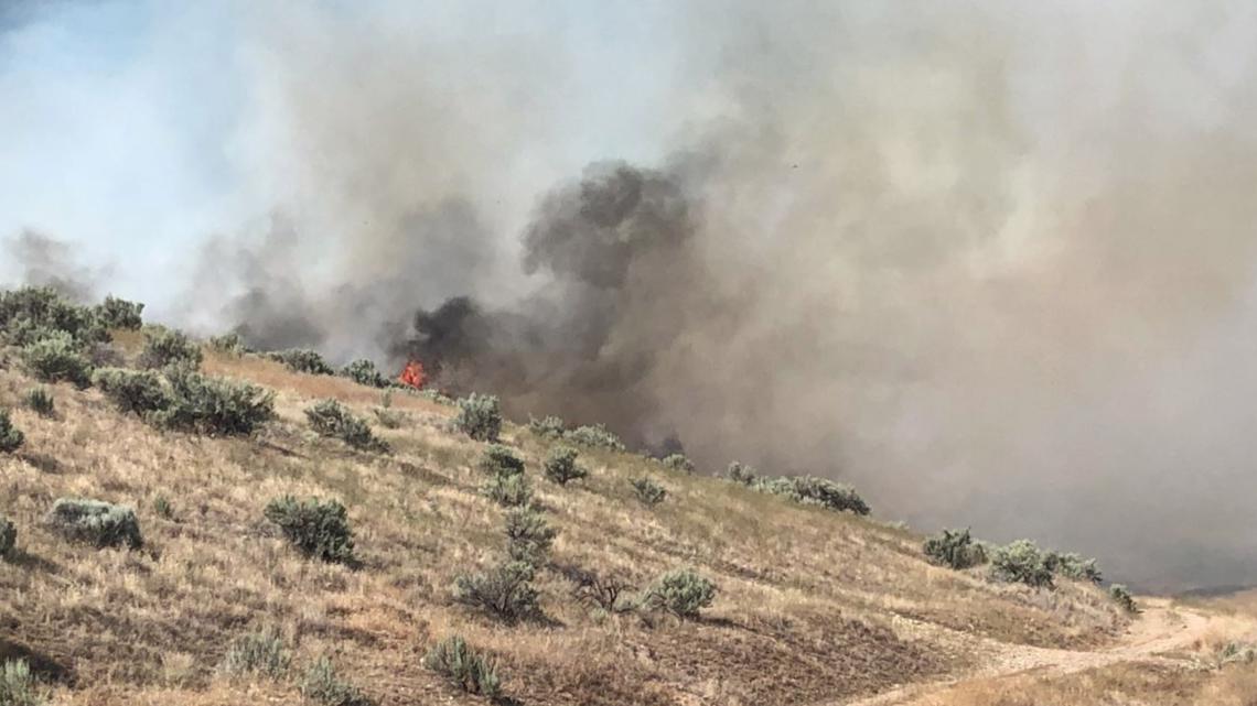 Crews mopping up after wildfire threatened homes south of Boise | ktvb.com